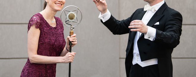 I fotsporene til Jaroslav Ježek, på bølgen av sang og swing. Kühns ...