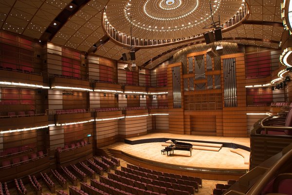 Sál ve dvojčatech, která se nezřítila. Petronas Philharmonic Hall v ...